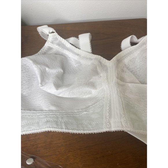 Playtex | Intimates & Sleepwear | New Playtex 8 Hour Bra 42c White ...